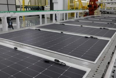 Chine Module solaire photovoltaïque de production rapide 520W 560W 580W avec une puissance maximale de 580W et une plage de température de fonctionnement de -40-85 à vendre