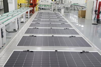 중국 빠른 생산 520W 560W 580W PV 태양 전지 모듈 최대 전력 580W 및 -40-85 운영 온도 범위 판매용