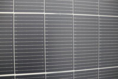 Китай XSFM-120-T Гибкие солнечные панели 120W 200W 300W Тонкая пленка портативная сцепляемость с коэффициентом температуры напряжения короткого замыкания 0.04% продается