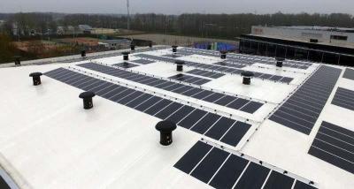 Cina Pannello fotovoltaico pieghevole portatile per PV 580W Coefficiente di temperatura di tensione a corto circuito 0,04% XSFM-580-T 25A 580W in vendita