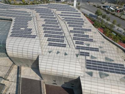 중국 560W 유연 태양 전지 패널 CE IEC ISO 인증 44.19V 최적 작동 전압으로 수출 패키지 빠른 배송 판매용