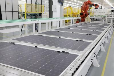 중국 560W 유연 태양 전지 패널 CE IEC ISO 인증 44.19V 최적 작동 전압으로 수출 패키지 빠른 배송 판매용