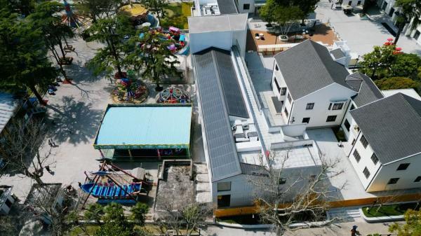 Quality Short-Circuit Voltage Temperature Coeffi 0.04% 120W Black Flat Tile BIPV Solar for sale