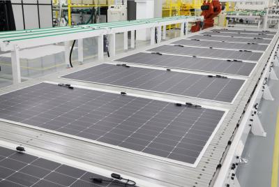 중국 공장 직판 유연 태양광 패널 2260*1209*2.7mm 7.44kg 접착제 설치 용이 TUV IEC 인증서 폴더블 태양광 모듈 맞춤형 크기 태양광 패널 판매용