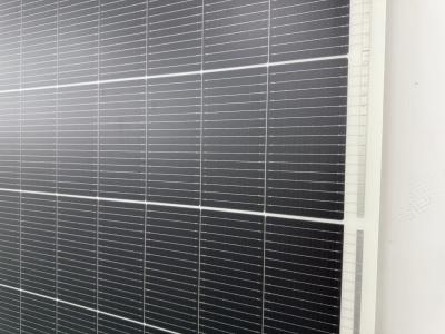 중국 고품질 베스트 셀러 접이식 태양광 패널 유연한 태양광 모듈 반연성 PV 모듈 TUV 인증 2260*1209*2.7mm 7.44kg 23.5% 전력 효율 판매용