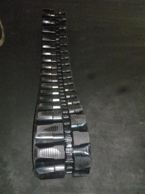 China 300x55.5x82 Off-Set VIO30.5 Excavator Spare Parts Rubber Tracks for sale
