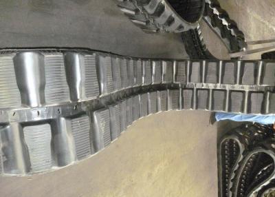 중국 88 구획 러그 본을 가진 연결 굴착기 고무 궤도 450mm 넓게 71mm 피치 판매용