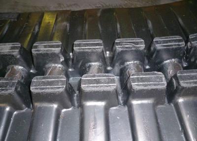 China 88 echada de las pistas 450m m de par en par 71m m del caucho del excavador de los vínculos con el modelo del estirón del bloque en venta