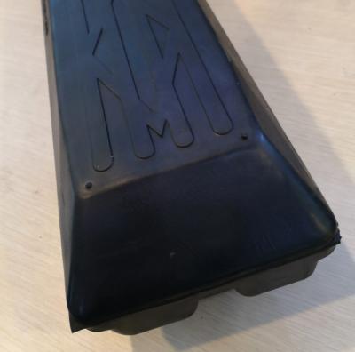 Cina M16 Bolt sull'escavatore Rubber Track Pads di larghezza 500mm in vendita