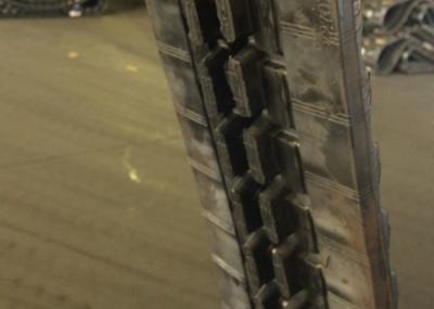 中国 連続的な46 Links Excavator Rubber Tracks 370mm Width 販売のため