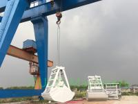 China Wireless Remote Control Grab Bucket 100m Range 30-Day Battery for Bulk Cargo Loading for sale