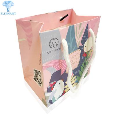 Cina Sacchetti della spesa rosa della carta della biancheria intima con le maniglie Matt Lamination in vendita