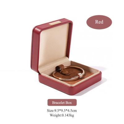 China Rood Hoogwaardig PU Lederen Juwelen Verpakkingsdoos Elegante Juwelen Opberging Geschenkdoos Te koop