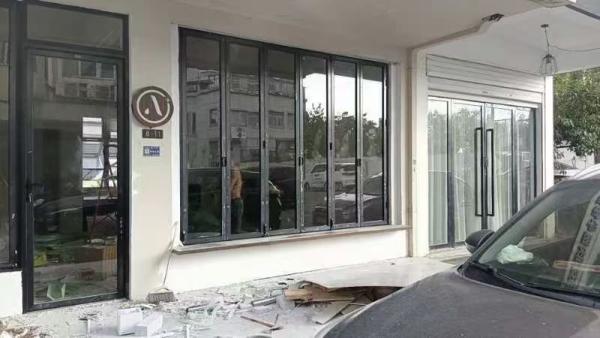 Quality Thermochromic Self-Tinting Folding Windows - 30% Auto-Darkening Range for sale