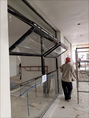 China Dual Function Tilt-First & Turn-Open Folding Windows - 180° Reversible Operation for sale