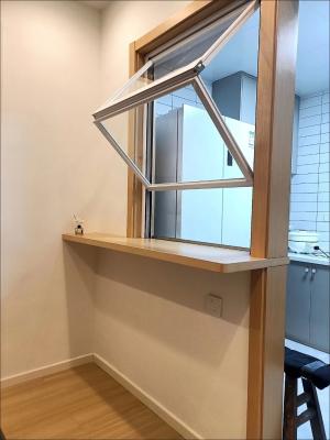 China Urban Noise Pollution Reduction Folding Windows - Rw 52 dB Sound Insulation for sale