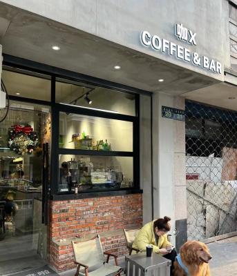 China Urban Noise Pollution Reduction Folding Windows - Rw 52 dB Sound Insulation for sale