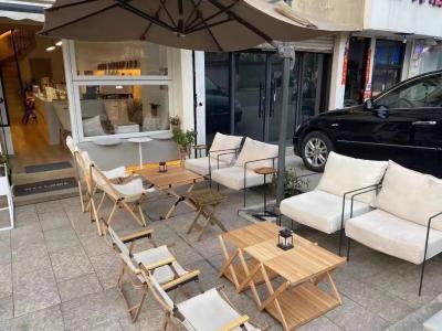 China Library-Oriented Folding Window Design Balancing Natural Reading Light with Glare Reduction for Book Collections for sale