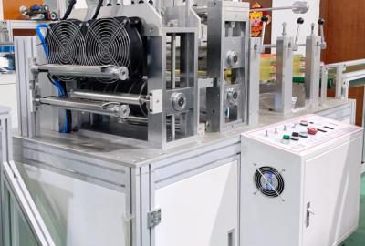 China Máquina de correia totalmente automática de tipo um-tirar-uma-máscara 120 pcs/min à venda