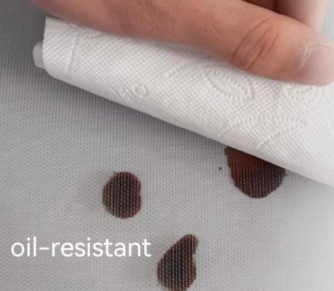 Oil resistance demonstration on fiberglass screen