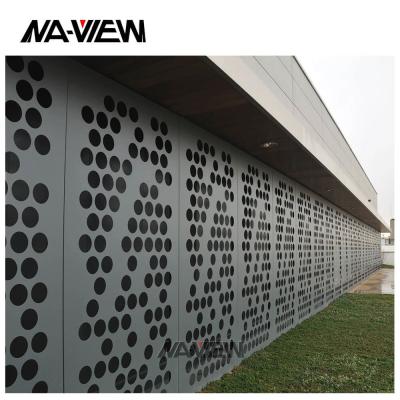 China Kundenspezifische Aluminiummetallwandfassadenumhüllung dekorative perforierte Schirm-Metallzwischenwand-Umhüllung zu verkaufen