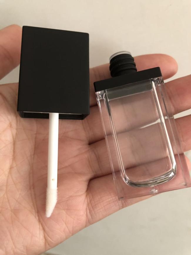 Lip gloss tube with custom logo printing area
