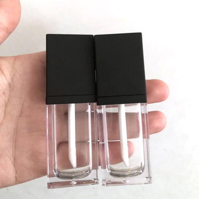 Lip gloss tube packaging and presentation