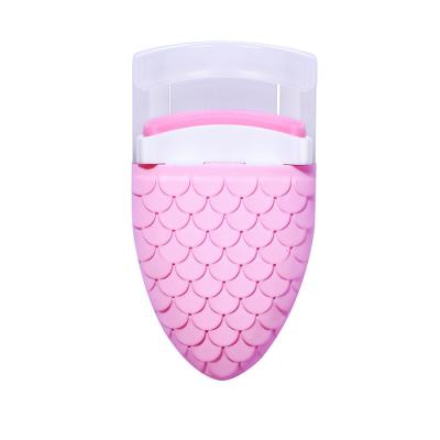 China Pink Blue Portable Eyelash Curler Plastic Portable Lash Curler for sale