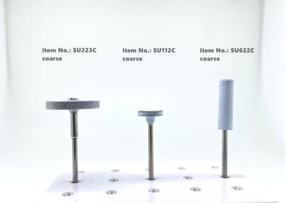 中国 Tは歯科白い小型ゴム製 シリコーンのポリッシャ普遍的な研摩のバーを形づける 販売のため