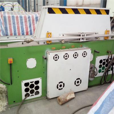 Cina Trucioli di rasatura di legno di produzione del mulino per la lettiera dell'azienda agricola di pollo e dell'azienda agricola del cavallo in vendita