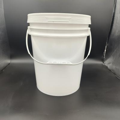 Cina Household PP Plastic Bucket Heat Resistant PP Utility Bucket With Snap On Lid in vendita