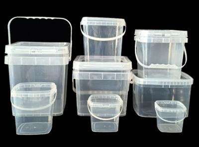 Cina 2 Lbs Square Food Storage Plastic Buckets With Lids IML Decoration in vendita