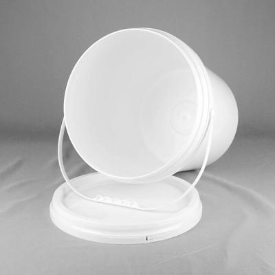 China Chemisch bestand kunststof meststof emmer polypropyleen 5 liter plastic emmers Te koop