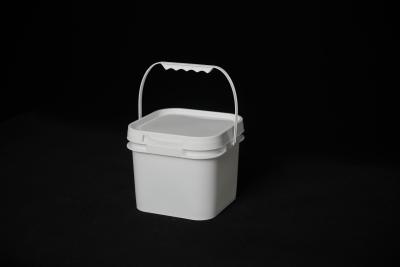 Cina Impact Resistant Food Grade Chemical Resistant Bucket With Stackable Lid in vendita