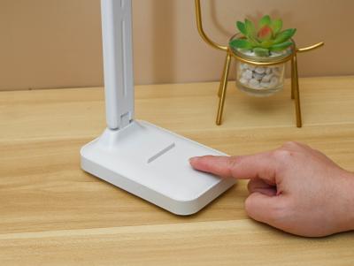 China LED Touch Lamps Bedside USB Battery Movable Reading Desk Lamps For Living Room for sale