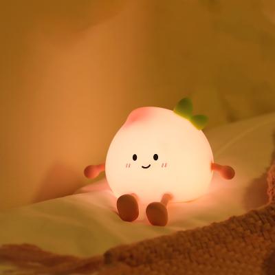 Cina Ultima luce notturna di silicone piccolina ricaricabile protezione oculare lampada da letto per la camera da letto del bambino colorata luce notturna piccolina in vendita