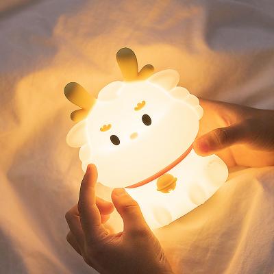 Cina Smart Voice Dragon Charge Con Dormire Silicone Pat Creativo Luce Notturno Regalo Colorato Atmosfera Luce in vendita