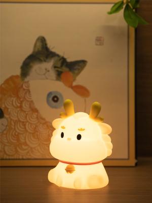 Cina Smart Voice Dragon Charge Con Dormire Silicone Pat Creativo Luce Notturno Regalo Colorato Atmosfera Luce in vendita