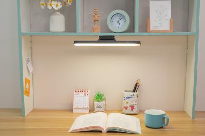 China Reading Lamp LED Desk Lamp Featuring 1 Durable Design Suitable for Office Study and Home Lighting for sale