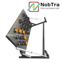 China Portable Wireless LED Arrow Board with 25 Lamps, 1000m Visibility, and Solar/Battery Power for Traffic Management for sale