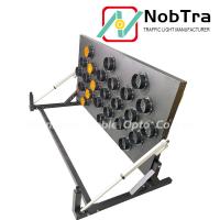 China Portable Wireless LED Arrow Board with 25 Lamps, 1000m Visibility, and Solar/Battery Power for Traffic Management for sale