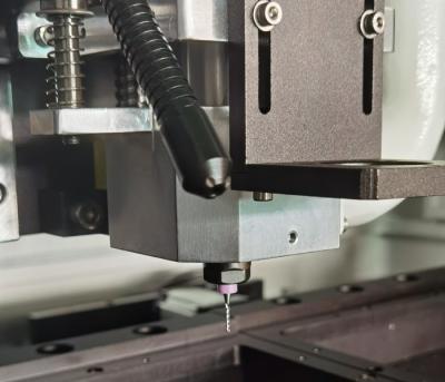 Cina Macchina automatica di Depaneling del router del PWB del fuso di W1650mm KAVO con le telecamere CCD in vendita