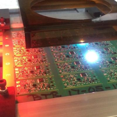 China Offline laser PCB-afsplitsingsseparator 0,02 Precision 335mm Te koop