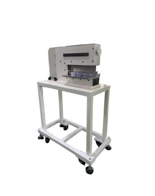 Cina Pneumatico PCB V Cut Machine con lame lineare acciaio ad alta velocità 330mm in vendita