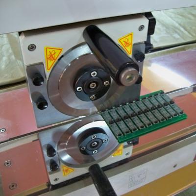 Cina Separatore di PCB per elettronica mobile con lame lineari e circolari in acciaio in vendita