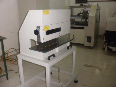 中国 Pneumatic Type Pcb Separator Tool CWVC-3 With Two  Linear Blade 販売のため