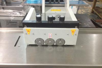Cina 1200mm Aluminium PCB Depaneling Machine Cutting 5mm Width Panels in vendita