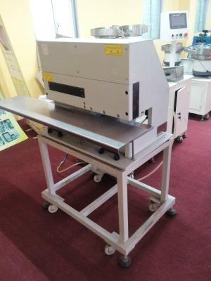 China 0.4mpa de Hoge snelheidspcb V van de het werkdruk snijden Machine L460mm Te koop