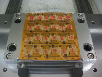Cina Macchine per perforare 3-30T FPC e PCB per l'industria elettronica in vendita