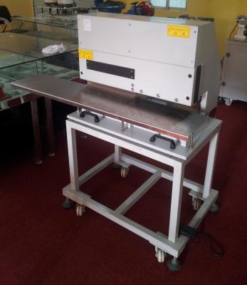 Cina La macchina pneumaticamente guidata del separatore del PWB FR4, ha motorizzato la macchina CWVC-3 del PWB Depaneling in vendita